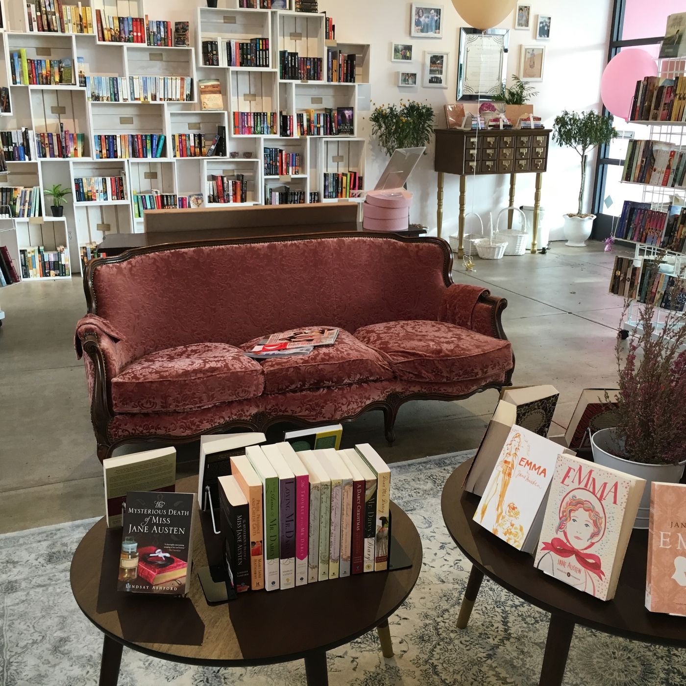New York’s First All-Romance Bookstore | The Romance Studio